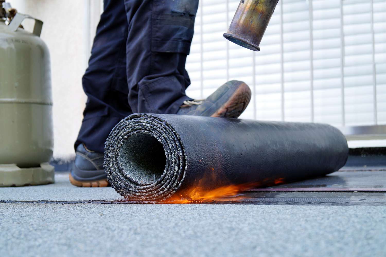 How to Apply Rolled Roofing - Homformation