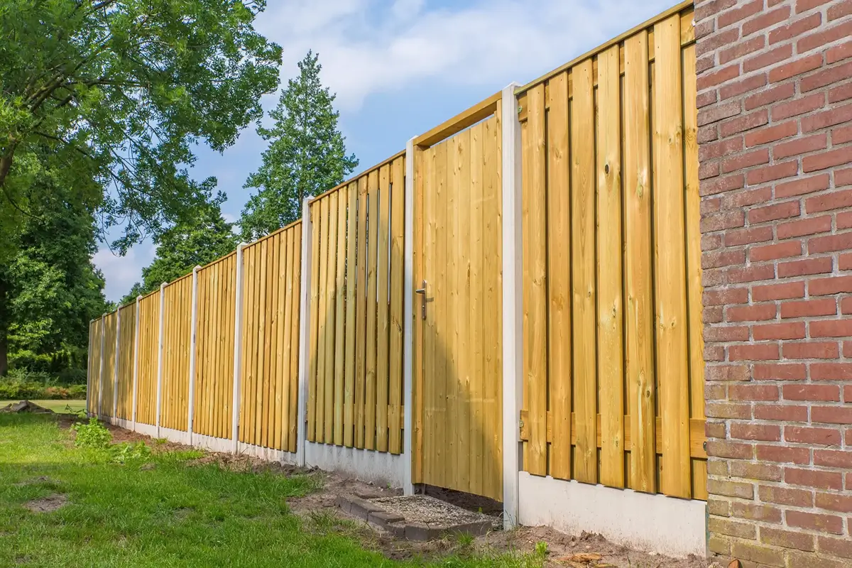 How High Can a Garden Fence Be in the UK? A Homeowner’s Full Guide ...